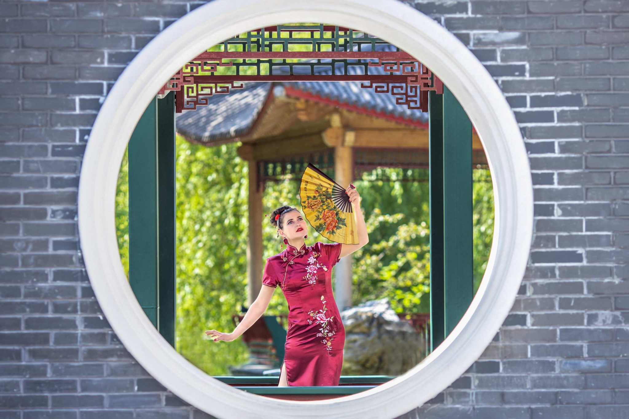 8 Ways to Use Mirrors in Photography | Two Way Mirrors